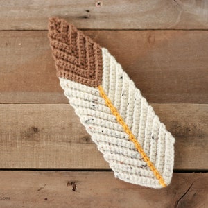 Ridged Crochet Feathers in Four Sizes | Crochet Feather Pattern ...