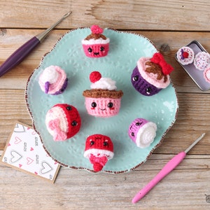 Crochet Cupcake Keychain Pattern | Crochet Cupcake Pattern | Mini ...