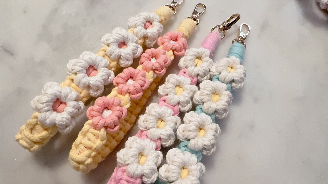 Macrame Flower Keychain, Keychain, Handmade Keychain, Key Accessory ...