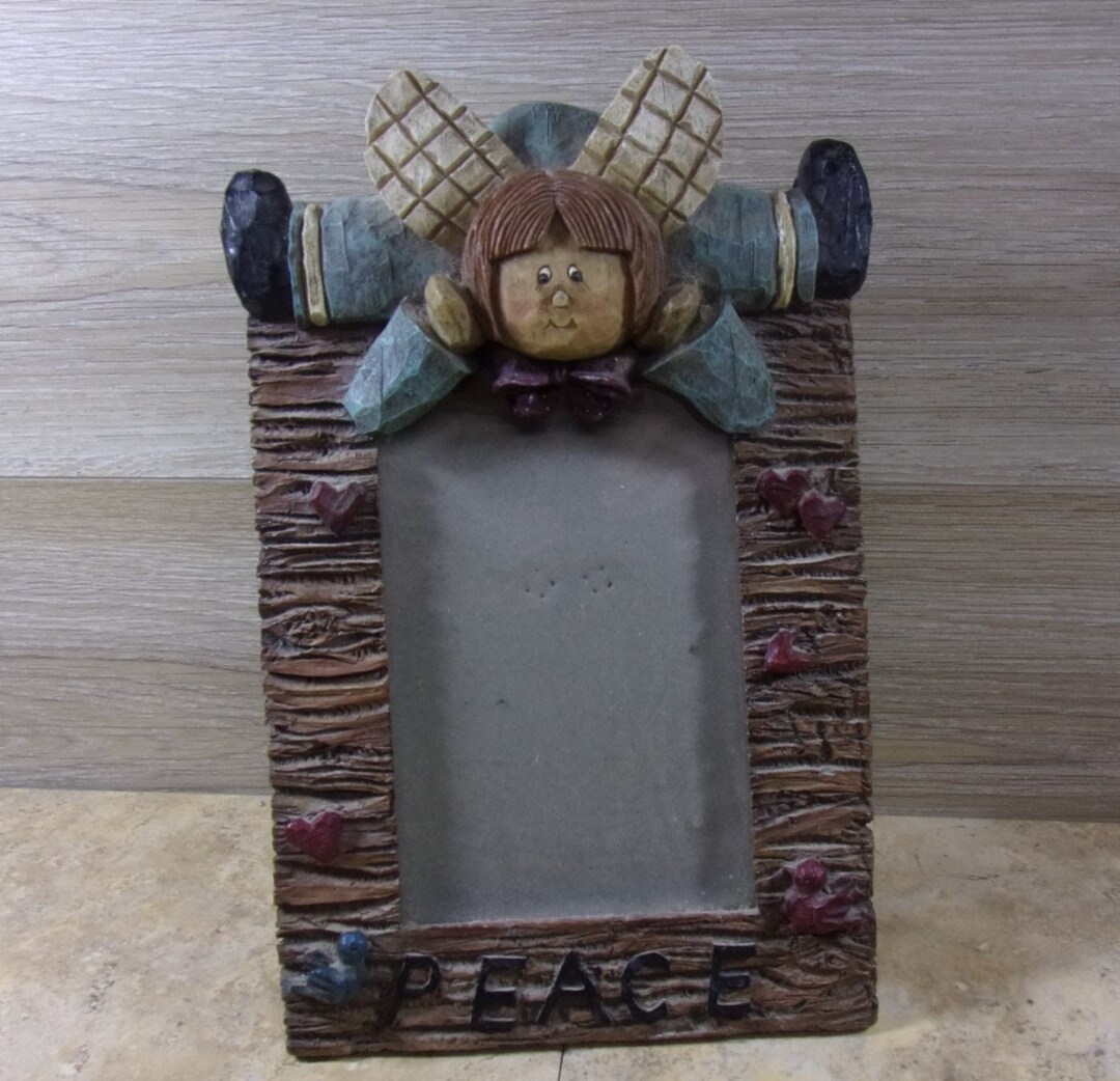 Country Folk Art Picture Frame, Little Girl Picture Frame, Resin 4X6 ...