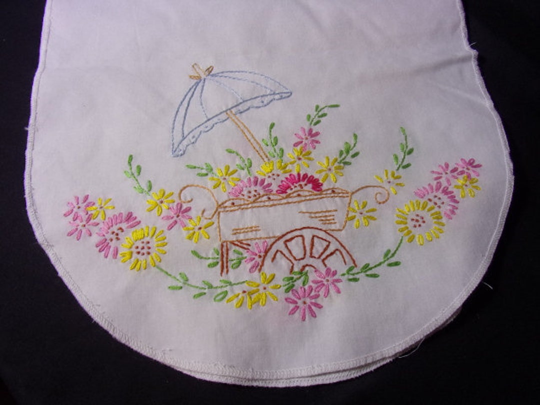 Table Runner Embroidered Table Scarf Vintage 70's Table Runner Flower ...