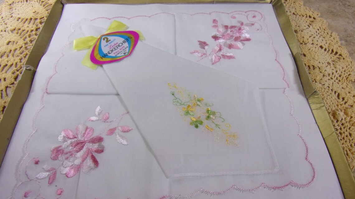 Vintage Fine Quality Handkerchiefs Box Set Floral Embroidery - Etsy