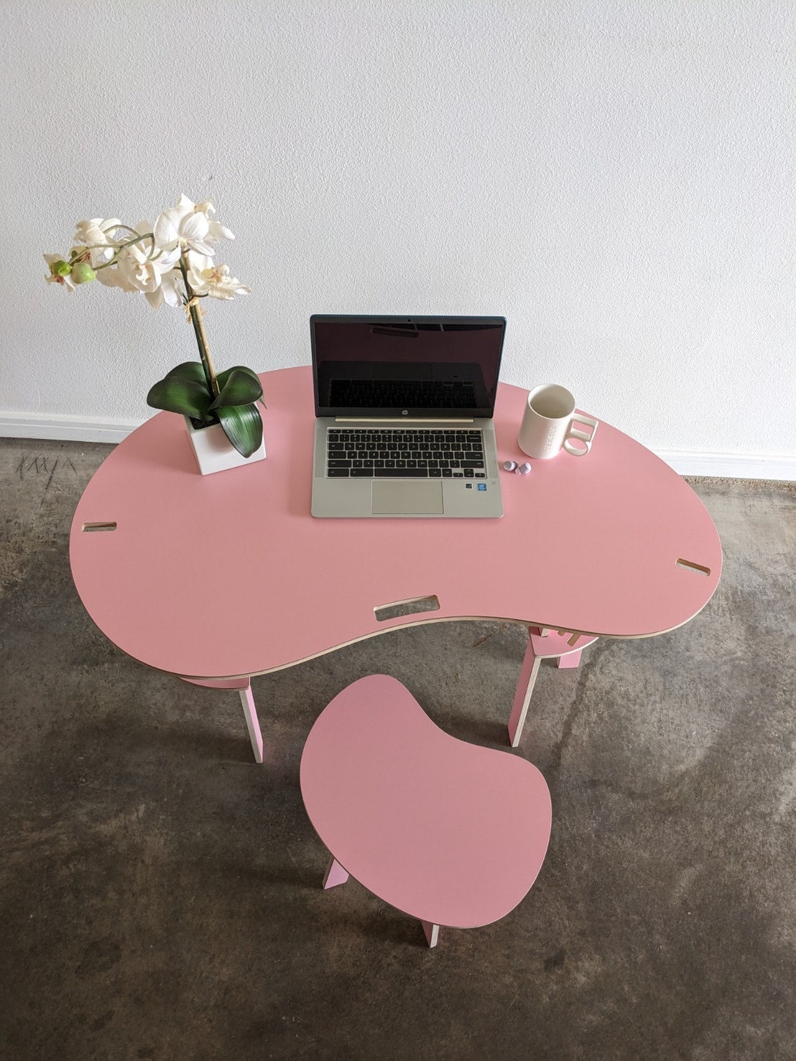 Pink Bean Desk: Curvy Work-from-home Table - Etsy