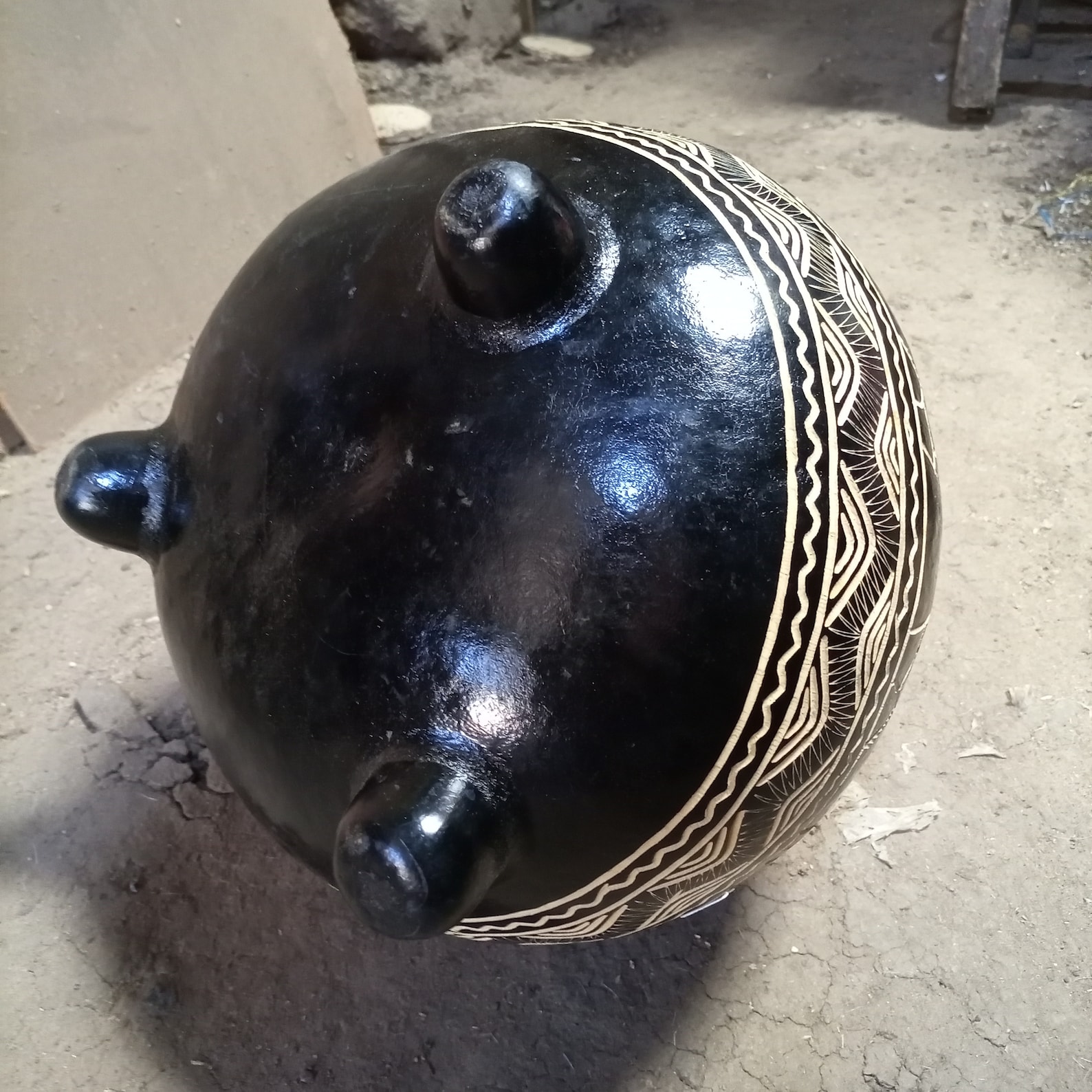 East African Flower Pot Vase Centerpiece Handcarved Gourd Metal Animal ...