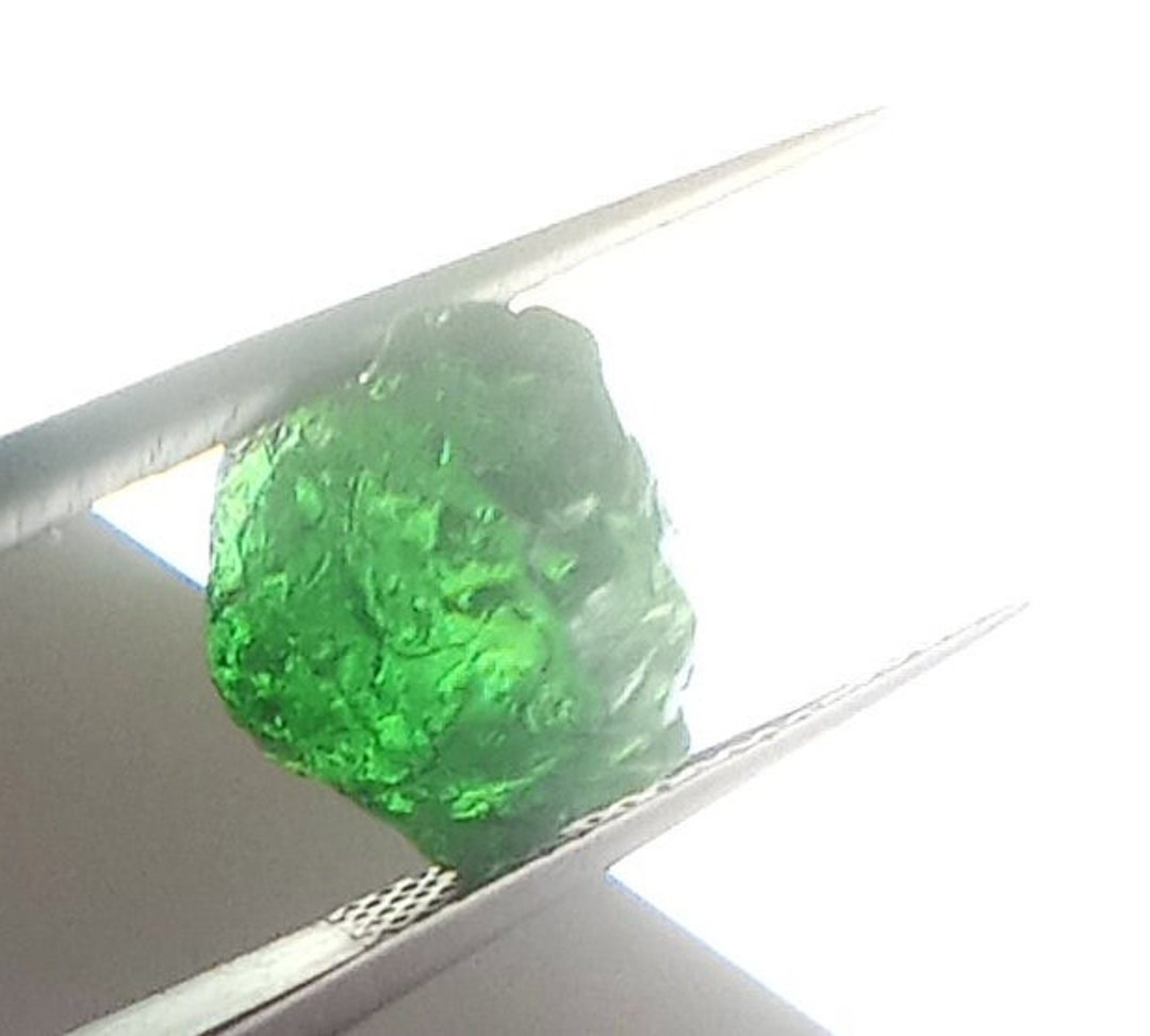 Natural Tsavorite Green Grossular Garnet Gem Rough 1.8gram Jewelry AAA ...