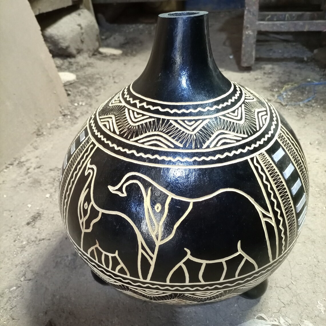 East African Flower Pot Vase Centerpiece Handcarved Gourd Metal Animal ...