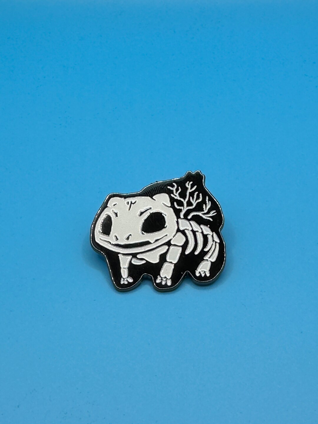 Skeleton Bulbasaur Enamel Pin - Etsy