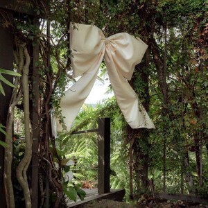Off-white Satin Bow Large Wall Bow Bedroom Event Bow Wedding and Event ...