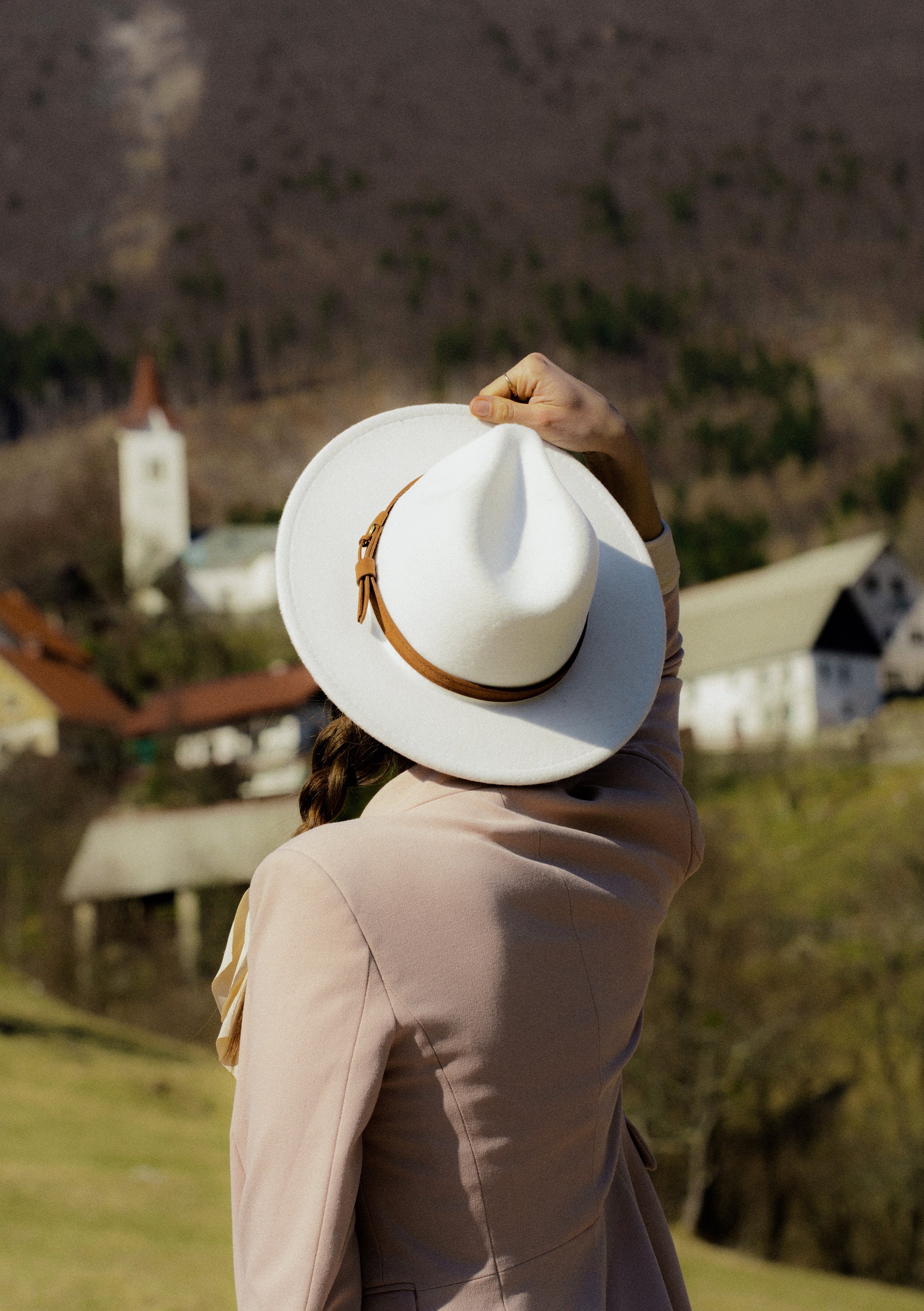 White Fedora Fat, Bride to Be Hat, Bachelorette Party - Etsy