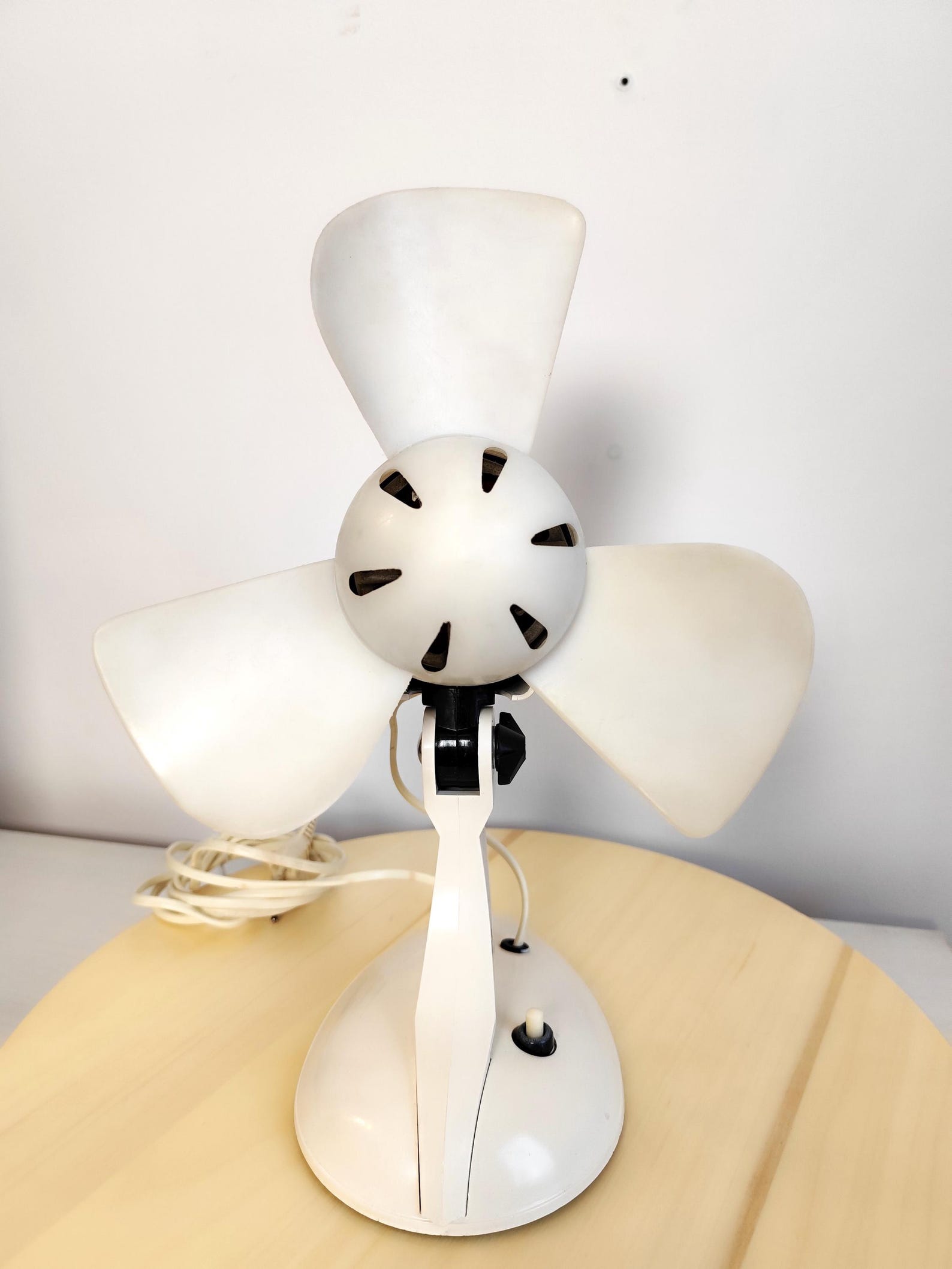 Desk Table Fan Loft Style, Vintage 1960s Desk Table Fan Ventilator ...