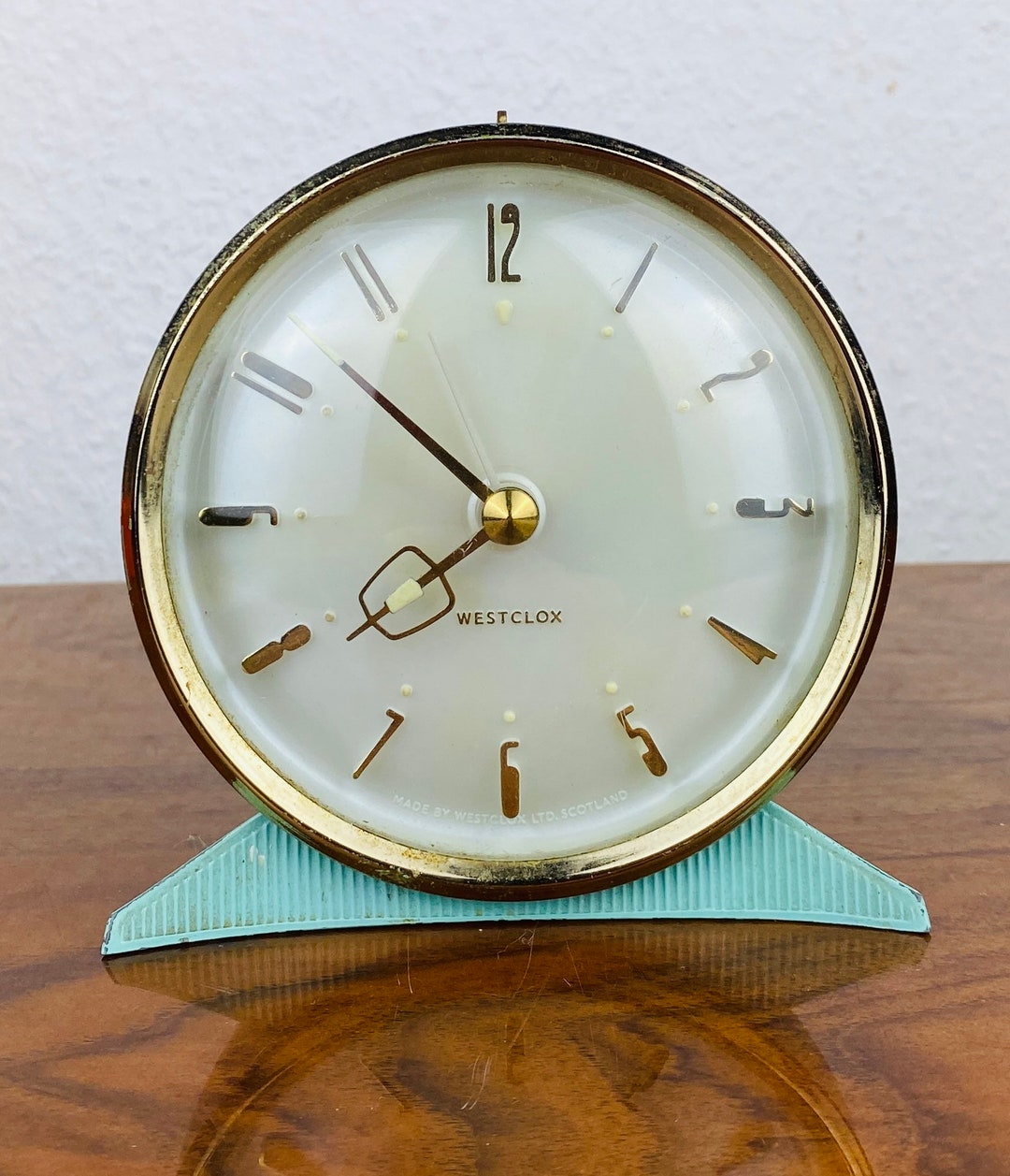 WESTCLOX Bright Alarm Clock Alarm Clock With Sound Table Clock With ...