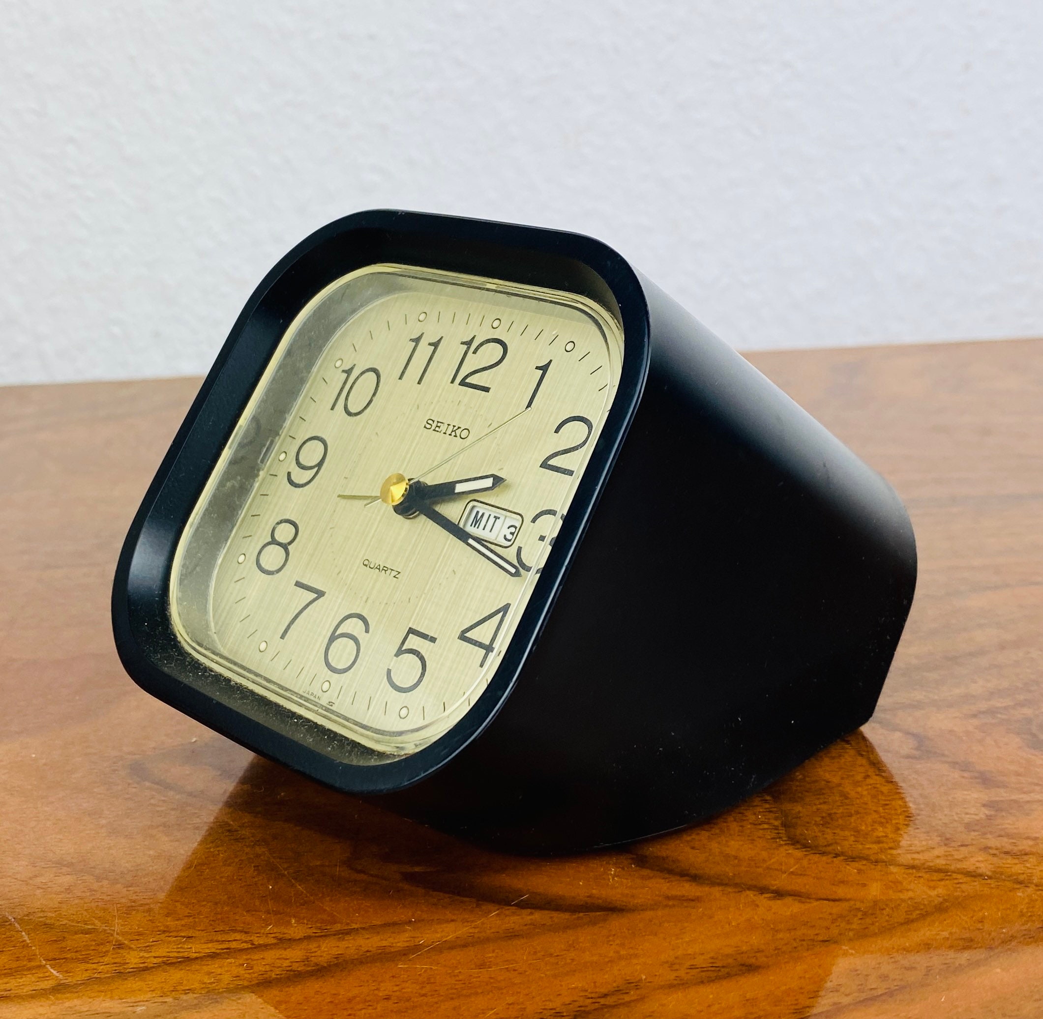 SEIKO Bright Alarm Clock Alarm Clock With Sound Table Clock With Alarm ...