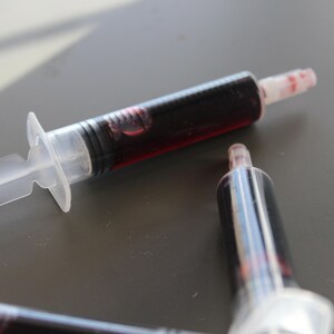 Simulated Blood Syringes One Use Film Halloween Costume Special Effects ...