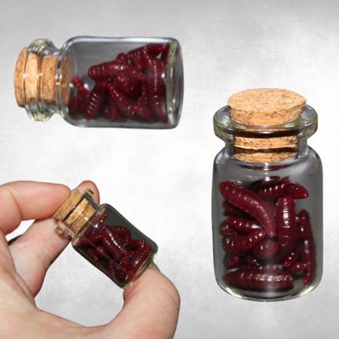 Mini Brown/red Worms in Specimen Vial Film TV Prop Zombie Halloween ...