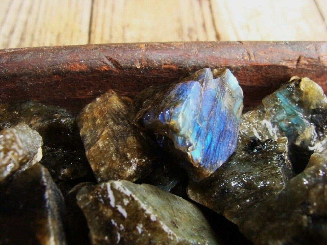 Big Sale!! 2000 Carat Lot of Unsearched Natural Labradorite Rough + a ...