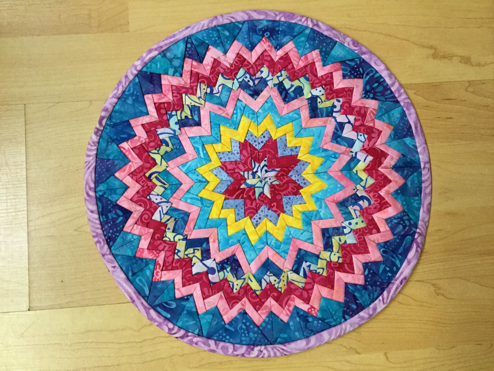 Folded Star Table Topper by 118 Fabrics and More - Etsy