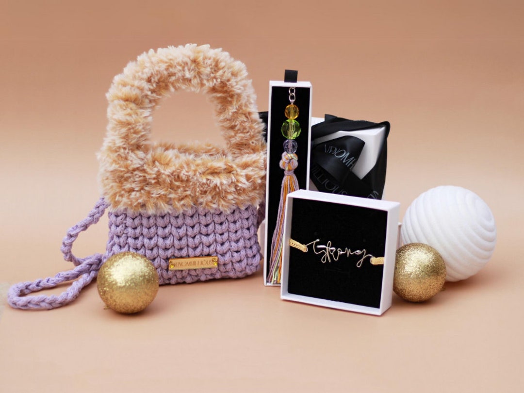 Luxury Holiday Accessories Set for Women. Purple Lilac Gift Set ...