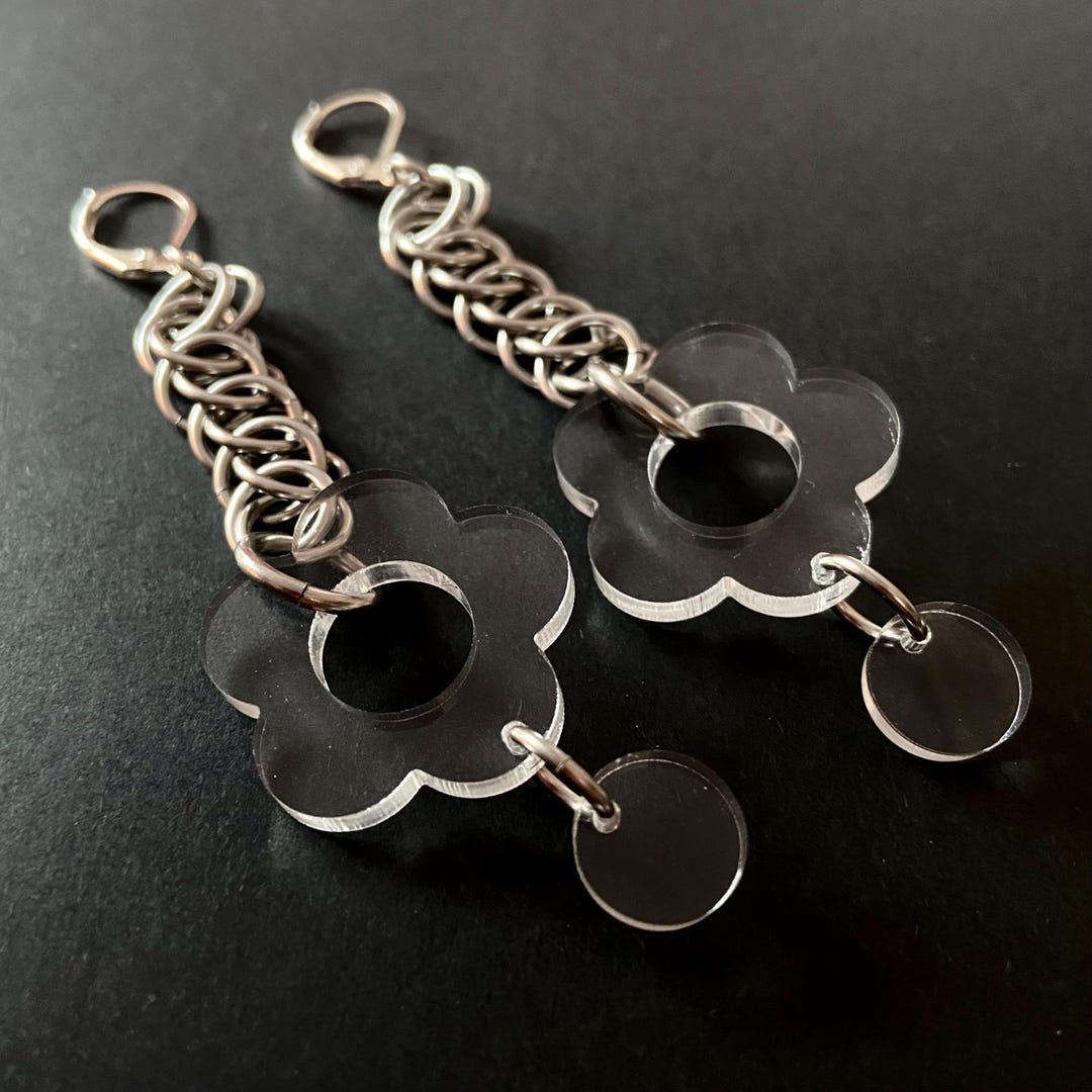 1960s Mod Clear Acrylic Flower Chainmail Earrings - Etsy