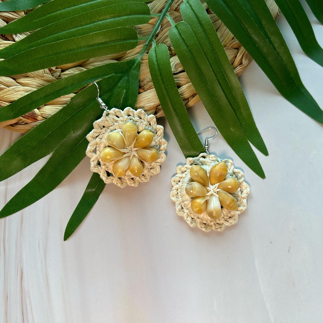 Micronesian Earrings Radiant Light Alu Shell Flowers Handmade in the ...
