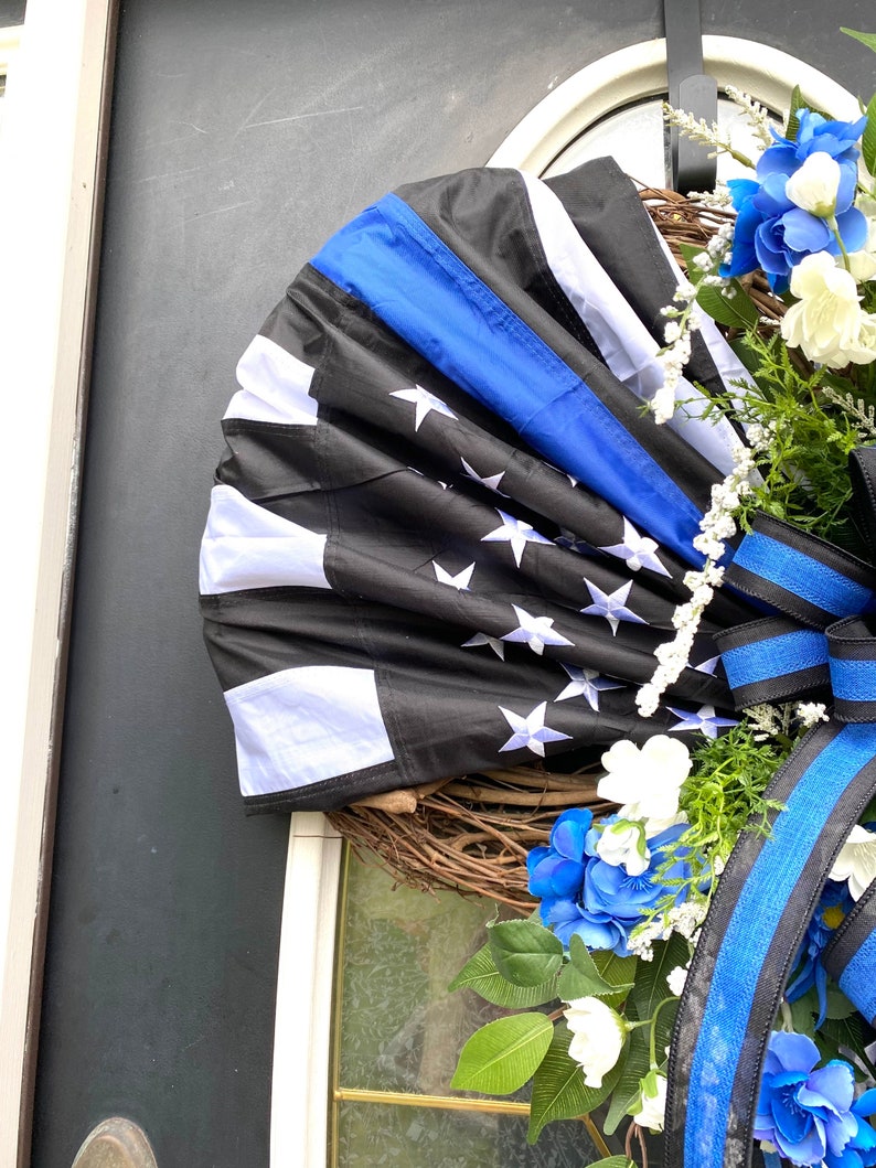 Law Enforcement Flag Wreath for Front Door, Thin Blue Line Flag Wreath ...