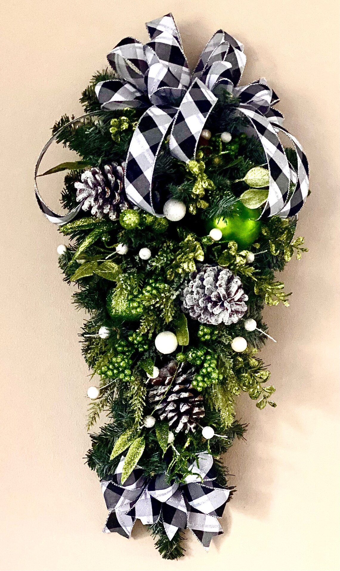 30 Christmas Teardrop Christmas Wreath Frosted Pinecones Etsy