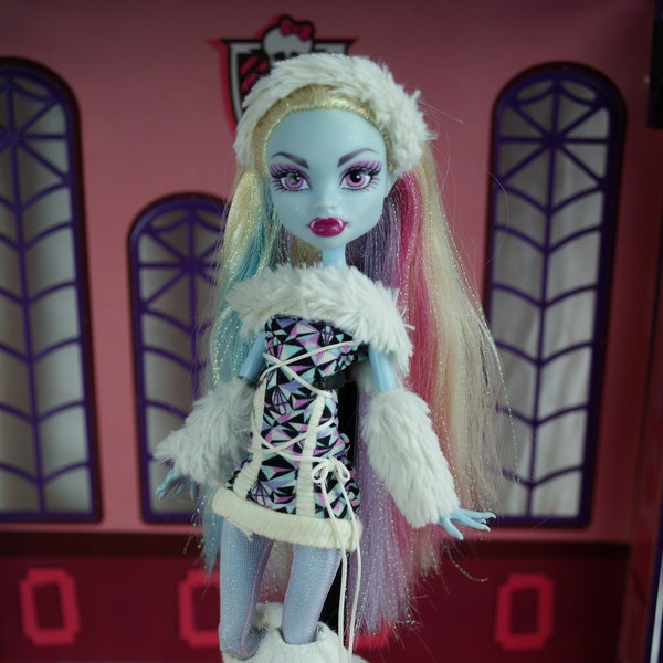 Abbey Bominable - Etsy