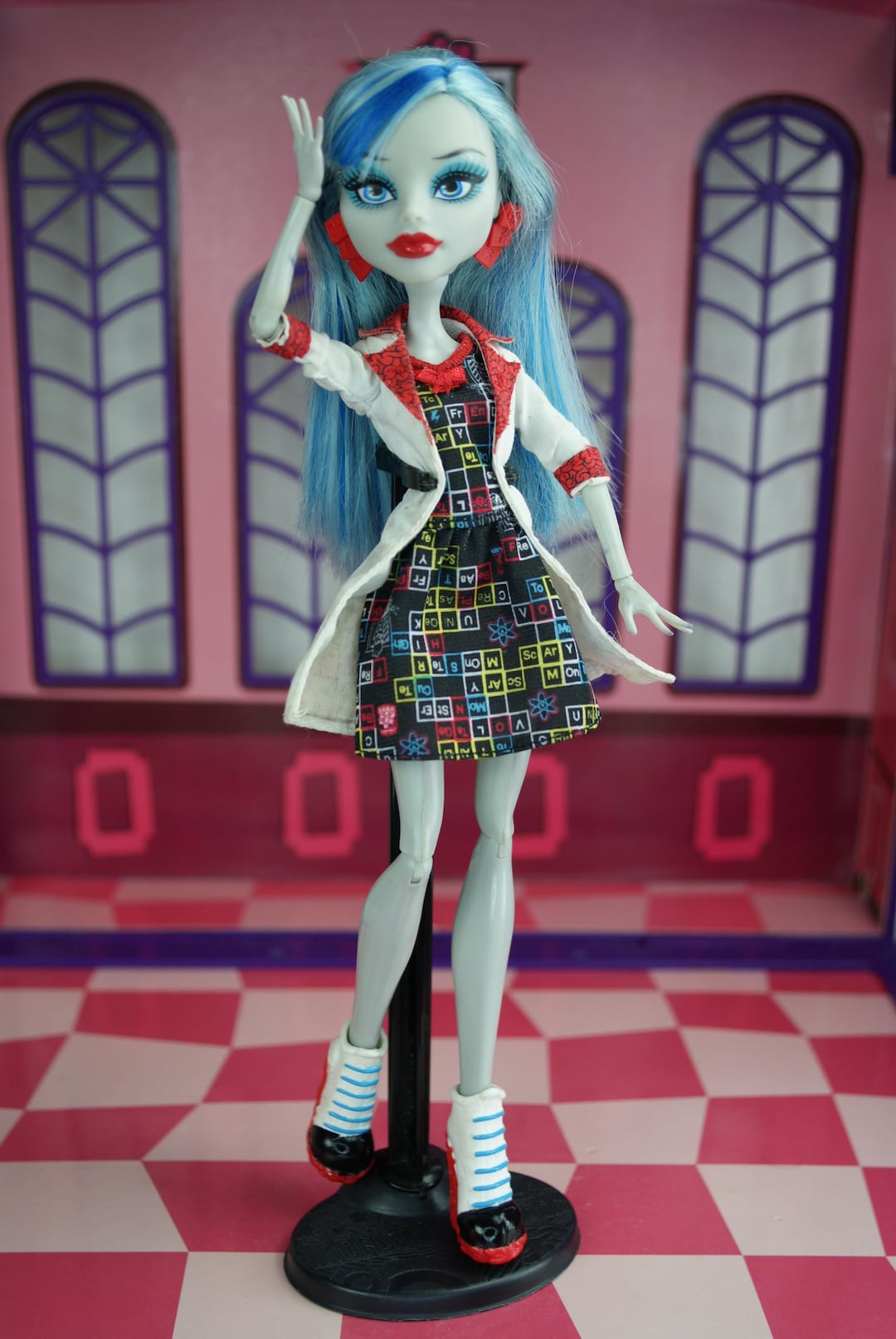 Monster High Classroom Lab Partners Ghoulia Yelps Doll From the Cleo 2 ...