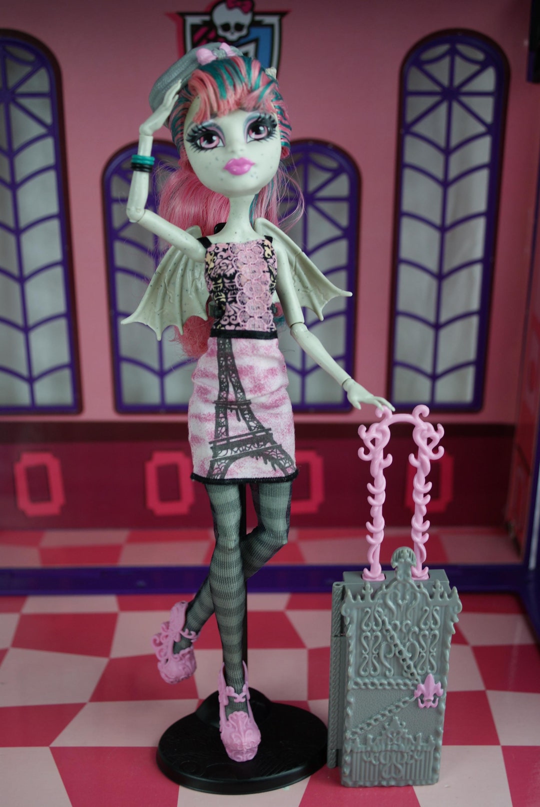 Monster High Rochelle Goyle Doll Scaris City of Frights Mattel 2012 #10 ...