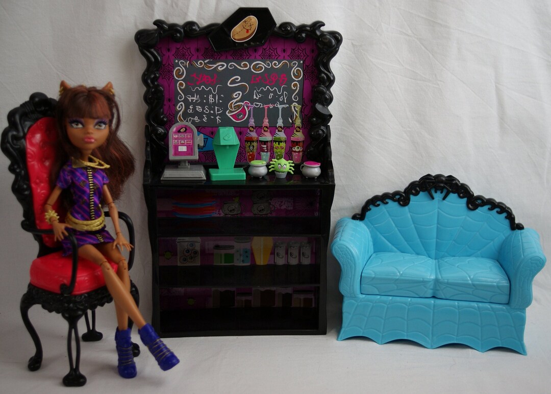 Monster High Clawdeen Wolf Doll Coffin Bean Playset Mattel 2012 #1 - Etsy