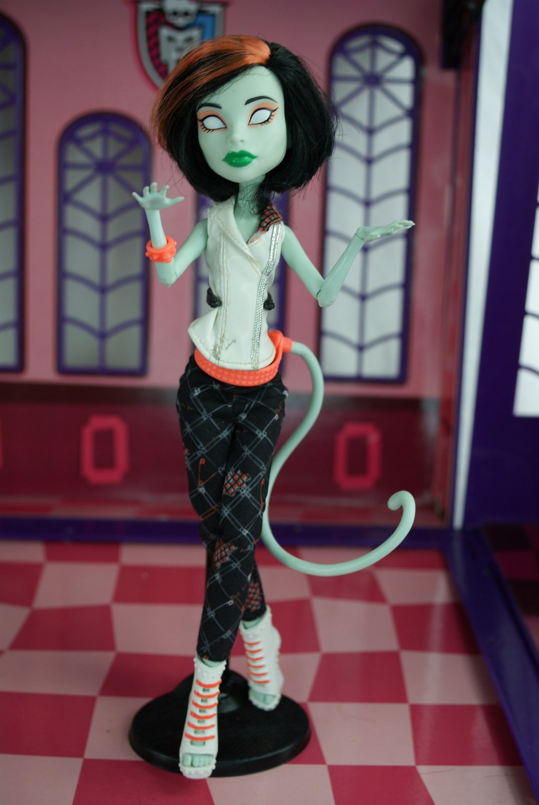 Monster High Freaky Fusion Fusion Inspired Ghouls Scarah Screams Doll ...