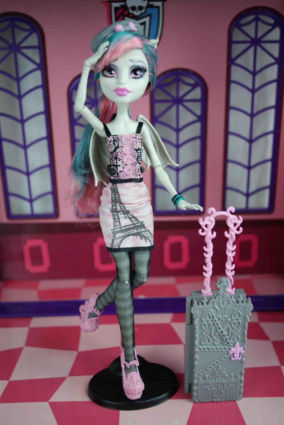 Monster High Rochelle Goyle Doll Scaris City of Frights Mattel 2012 #6 ...