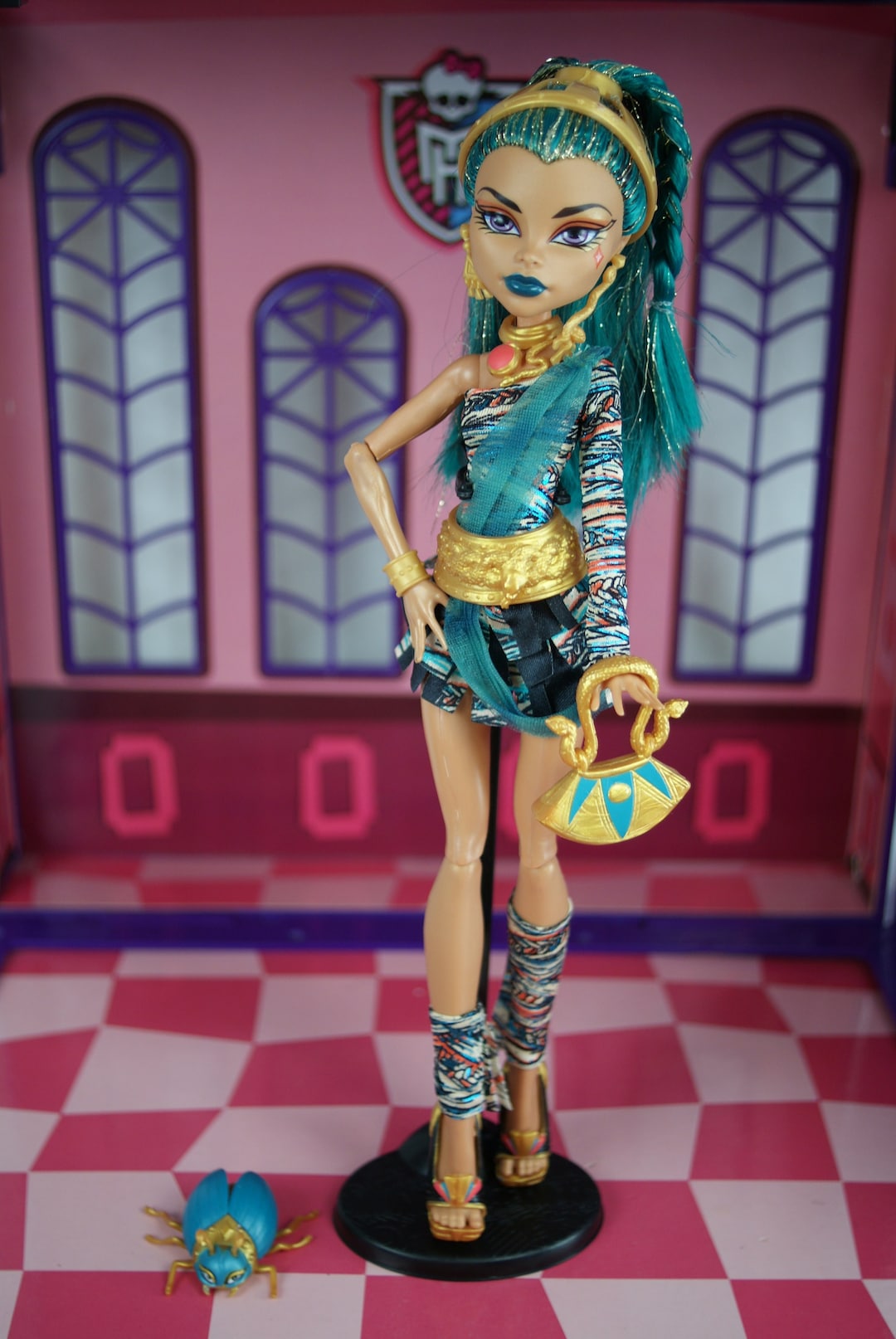 Monster High Wave 3 Basic Nefera De Nile Doll and Pet Beetle Azura 2012 ...