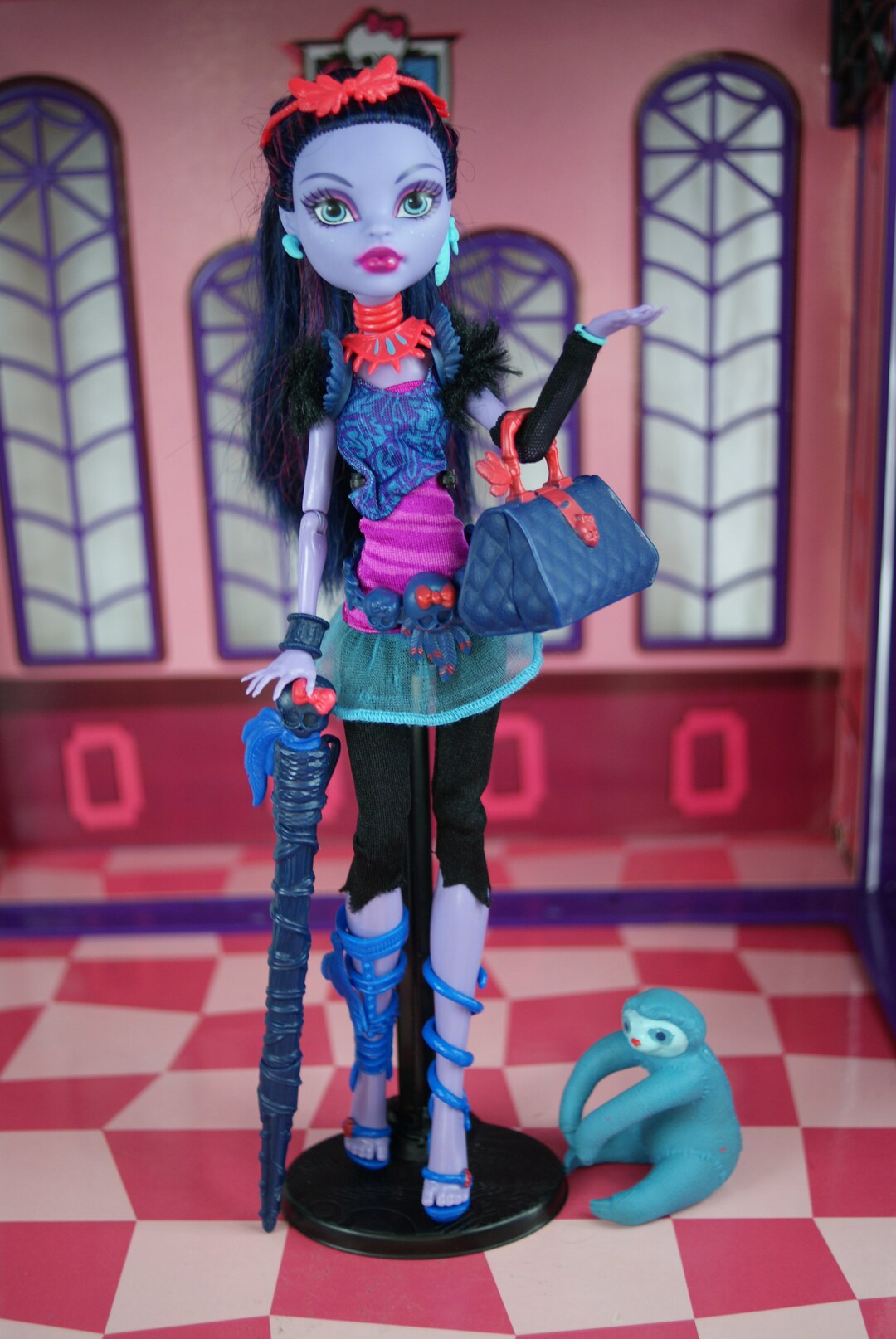 Monster High Jane Boolittle Doll and Pet Sloth Needles Mattel 2013 #23 ...