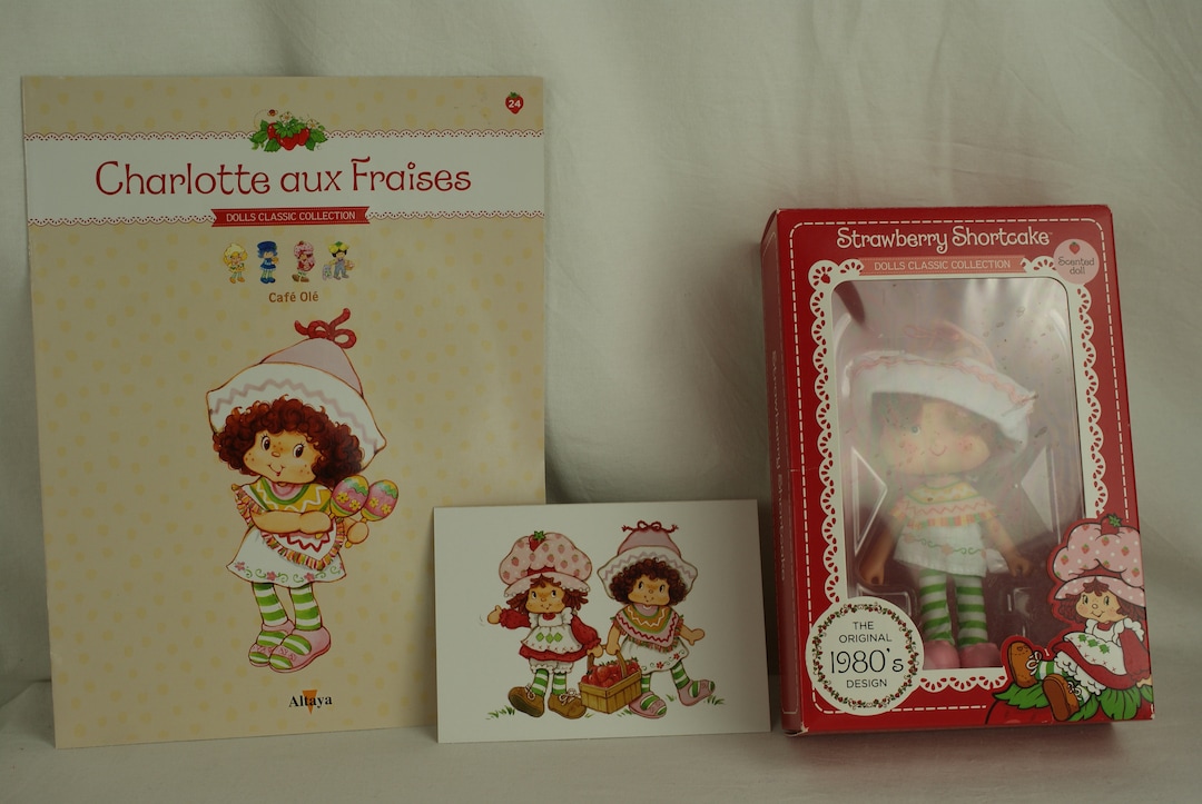 Strawberry Shortcake Charlotte Aux Fraises Tarta De Fresa Doll Café Olé ...