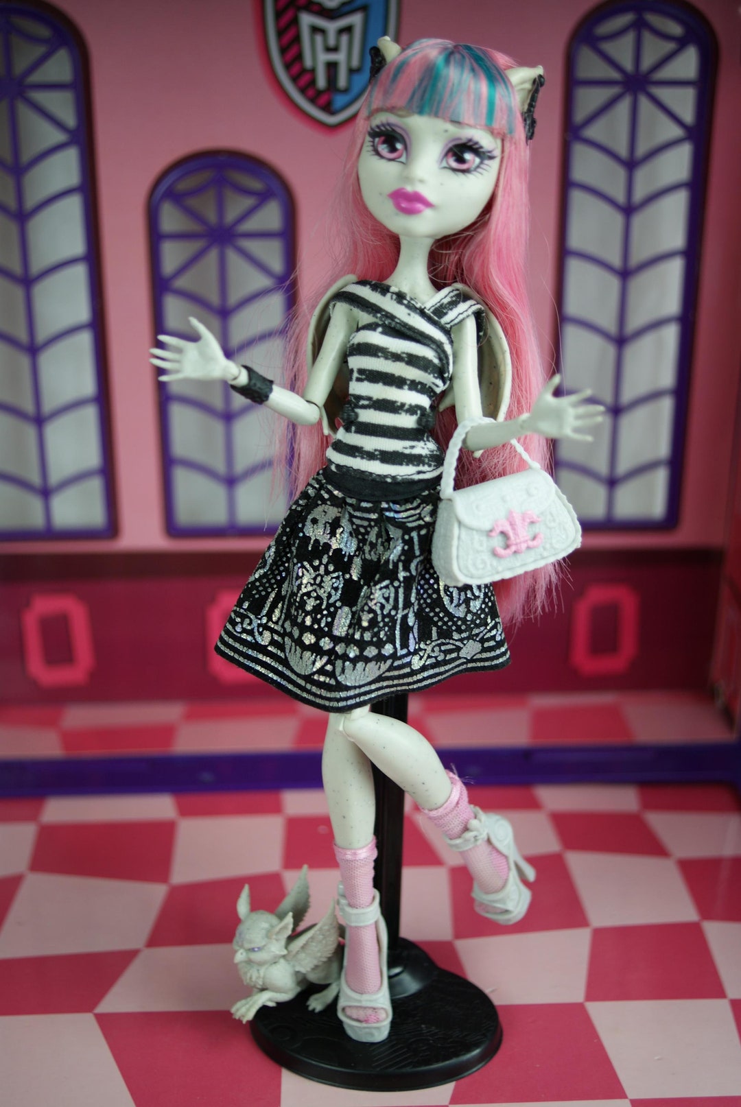 Monster High Wave 4 Rochelle Goyle Doll and Pet Roux Mattel 2012 #15 - Etsy