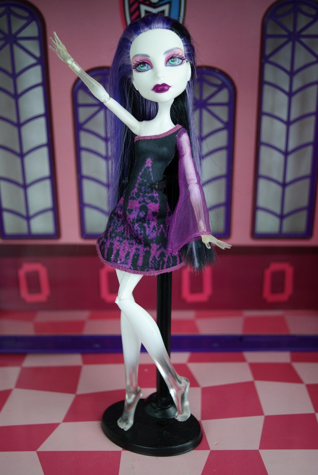 Monster High Ghoul Spirit Spectra Vondergeist Doll in Basic Fashion ...