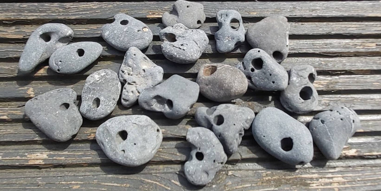 3 Irish Hag Stones medium Holey Stone Adder Stone Odin - Etsy