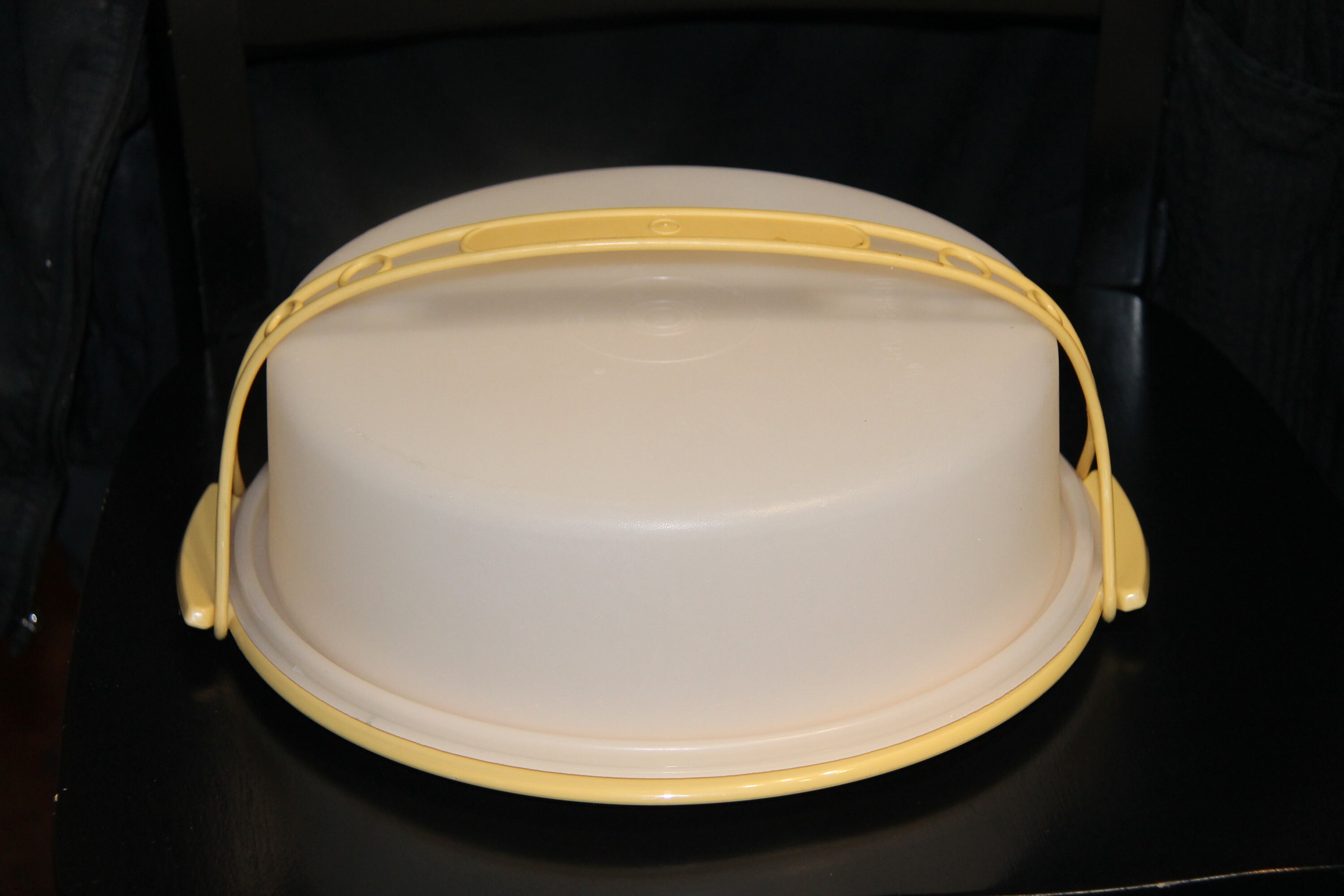 Tupperware Cake Taker Handle for sale | Only 4 left at -70%