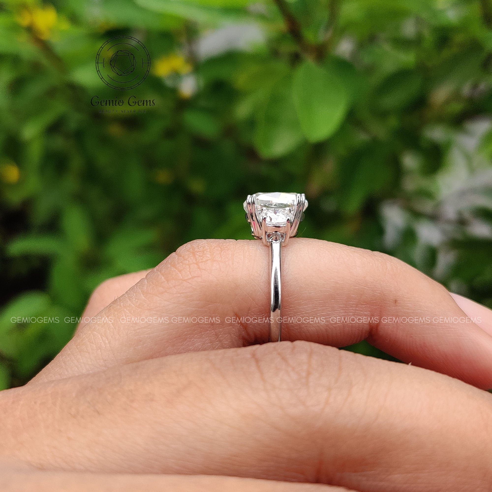 Meghan Markle Replica, Cushion Cut Lab Grown Diamond Engagement Ring, Three Stone Ring, 14K ...