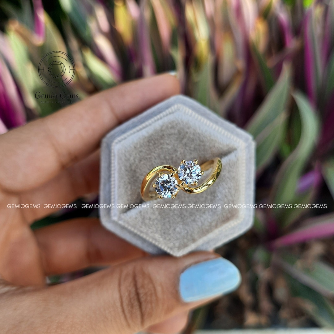 1.68 TCW Round Moissanite Engagement Minimalist Style Ring, Toi Et Moi ...