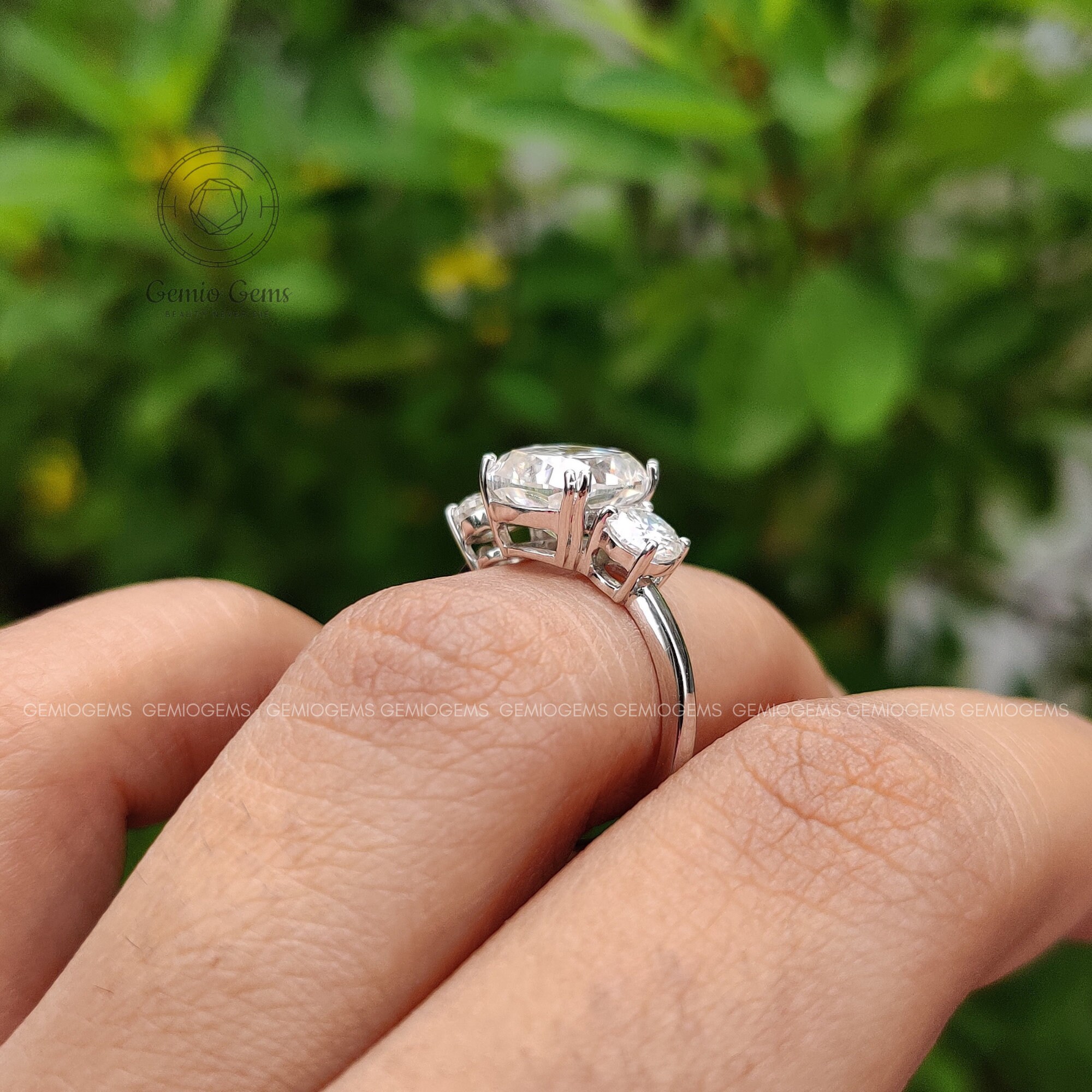 Meghan Markle Replica, Cushion Cut Lab Grown Diamond Engagement Ring, Three Stone Ring, 14K ...