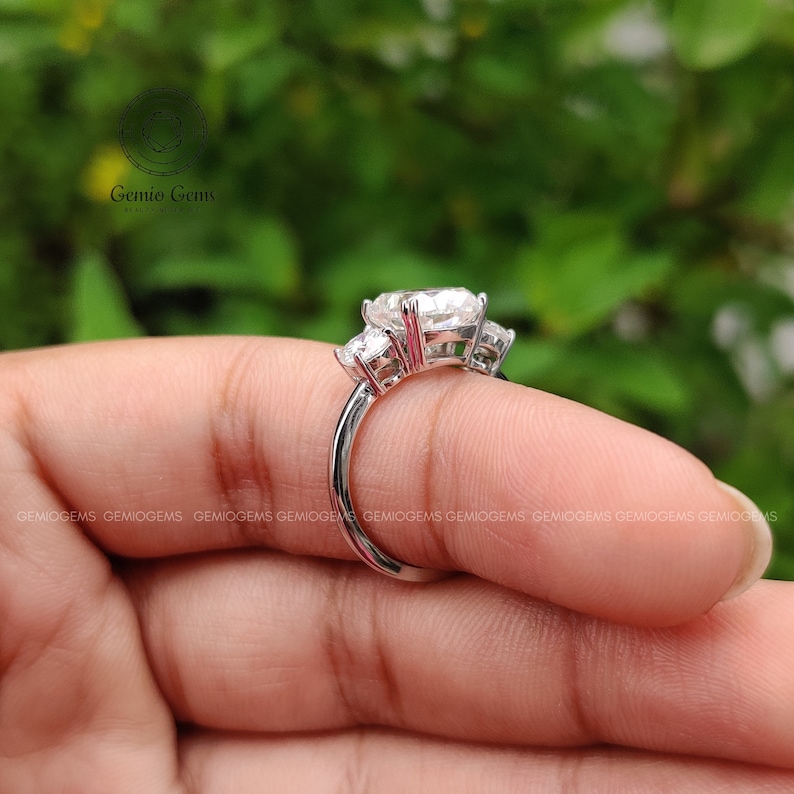 Meghan Markle Replica, Cushion Cut Lab Grown Diamond Engagement Ring, Three Stone Ring, 14K ...
