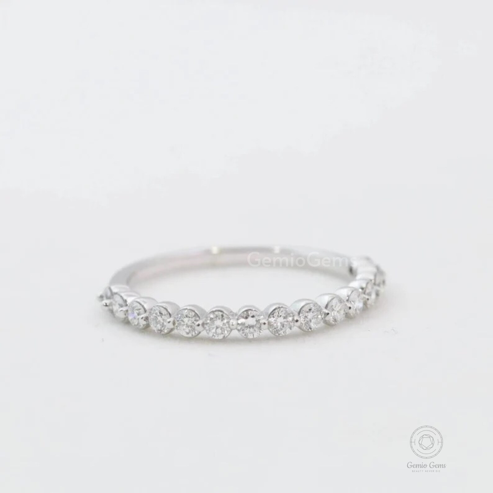 ON SALE 14K Solid Gold Single Prong Band - Etsy