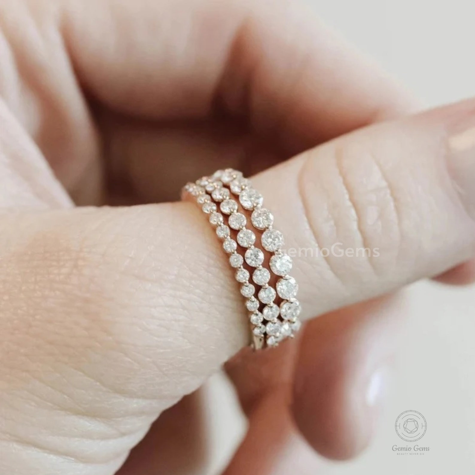 ON SALE 14K Solid Gold Single Prong Band - Etsy