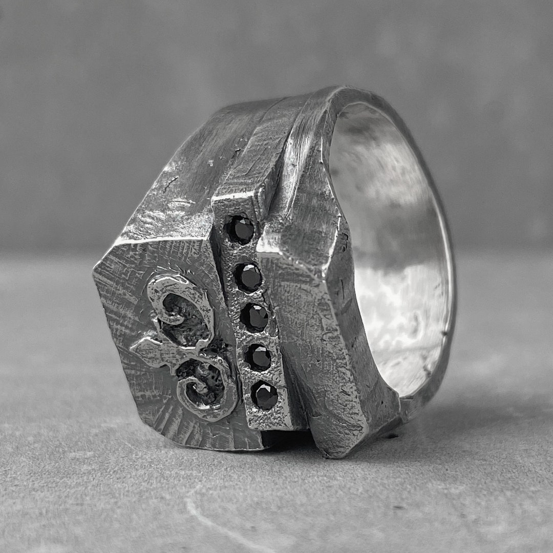 Babylon Ring- Textured Square Signet Ring With Five Black Diamonds - Etsy