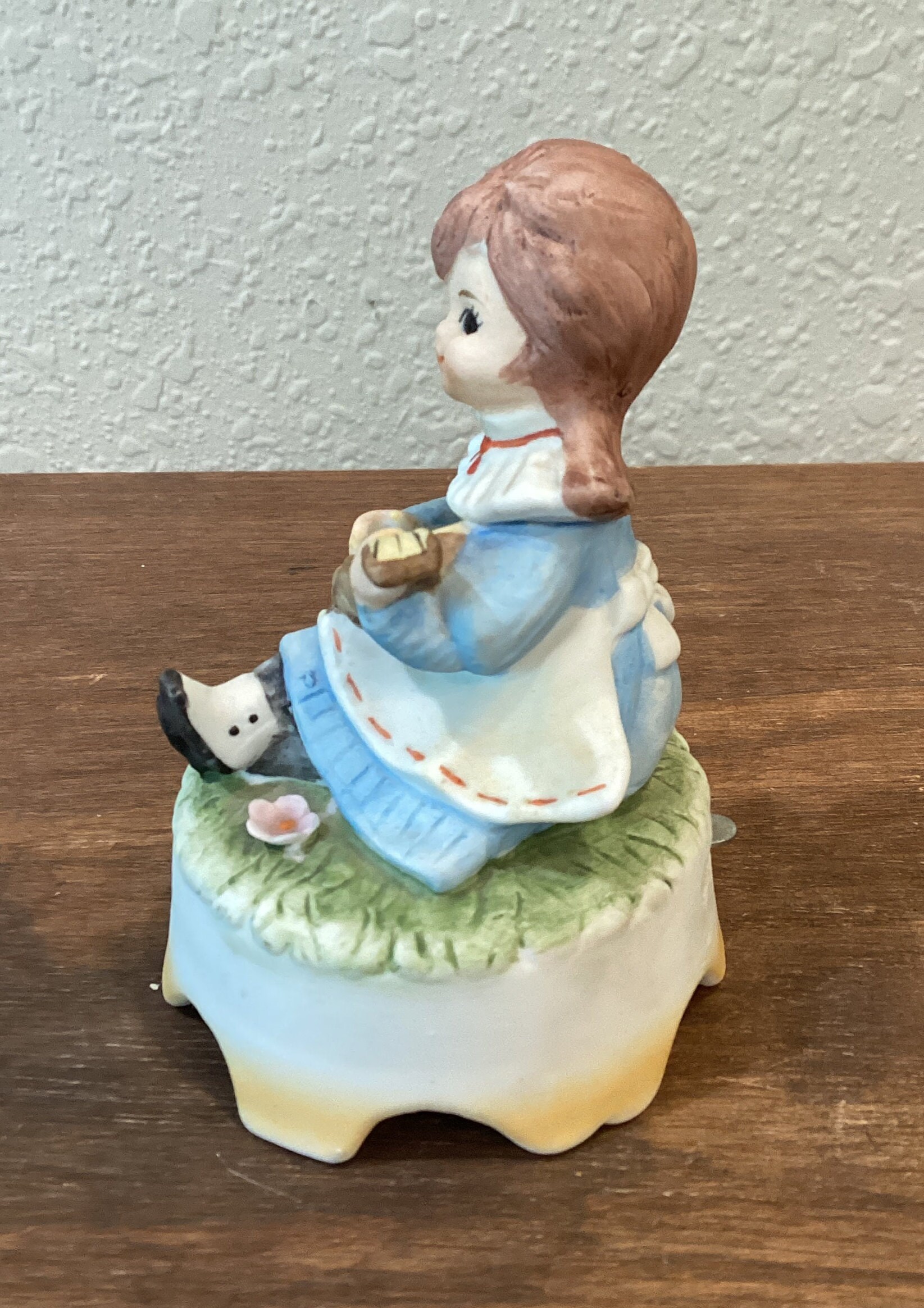 Vintage Lefton Little Girl Figurine Music Box - Etsy
