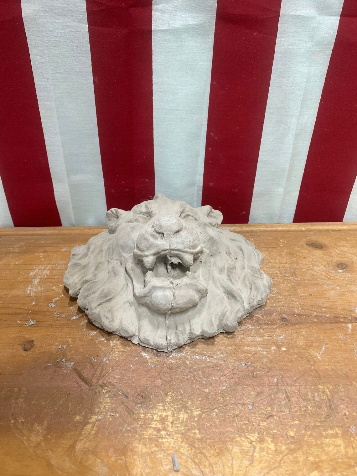 Hanging Lion Face Concrete Statue - Etsy