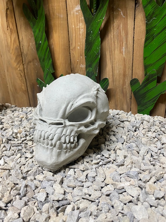 Alien Skull Concrete Statue - Etsy