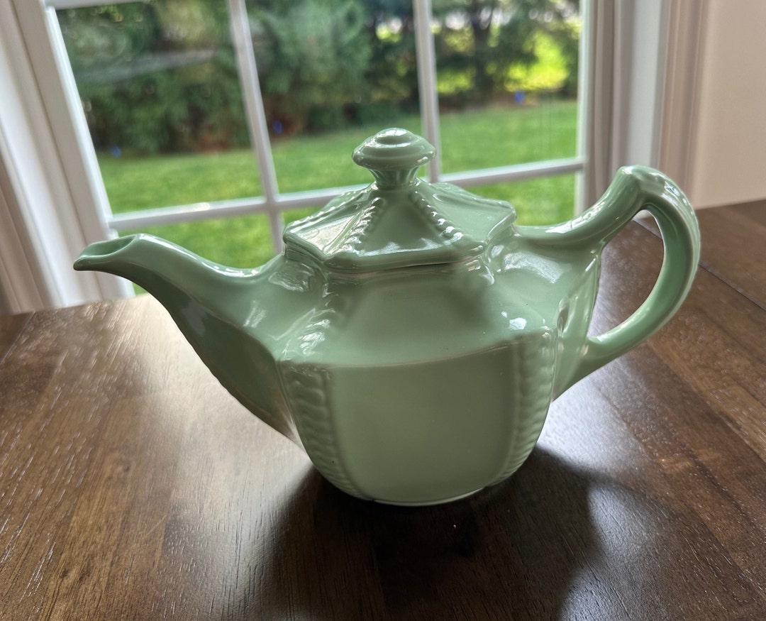 Beautiful Hall Connie 1940s Teapot - Etsy