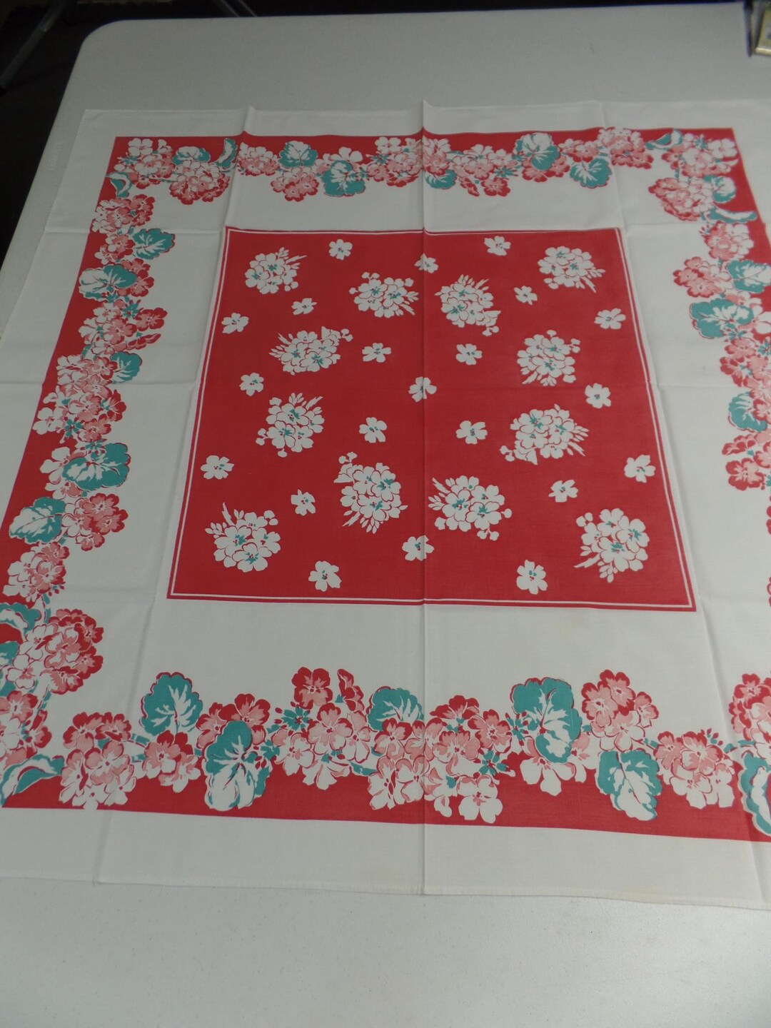 Vintage Retro Red Geranium Tablecloth 1950-60's Kitchen Linen, Light ...